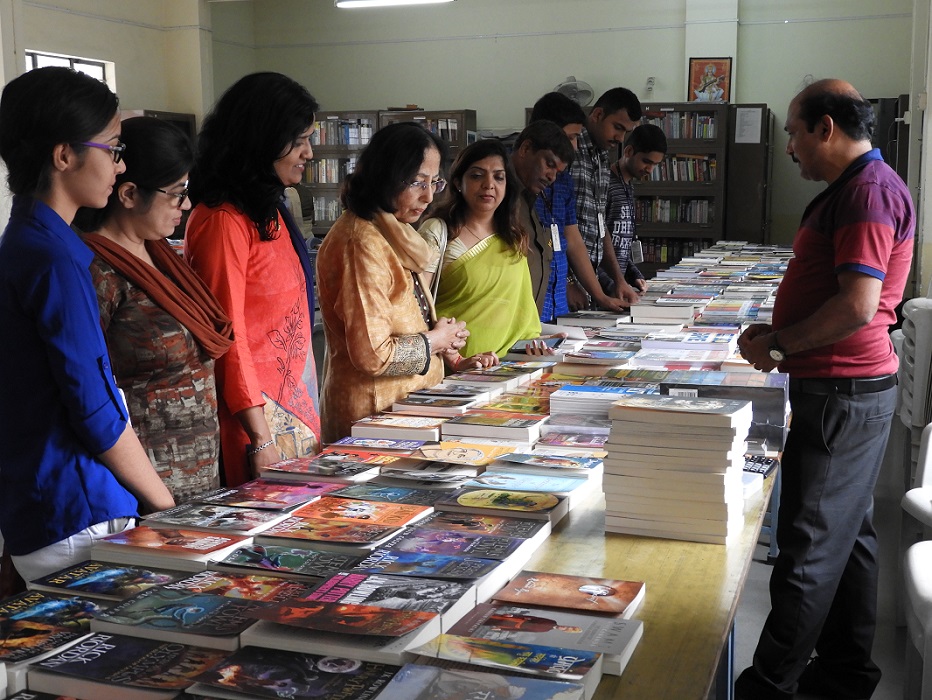 Library – M U College